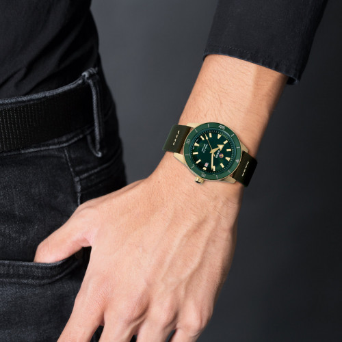 Rado Captain Cook Automatic Bronze - R32504315 - Helen Kirchhofer
