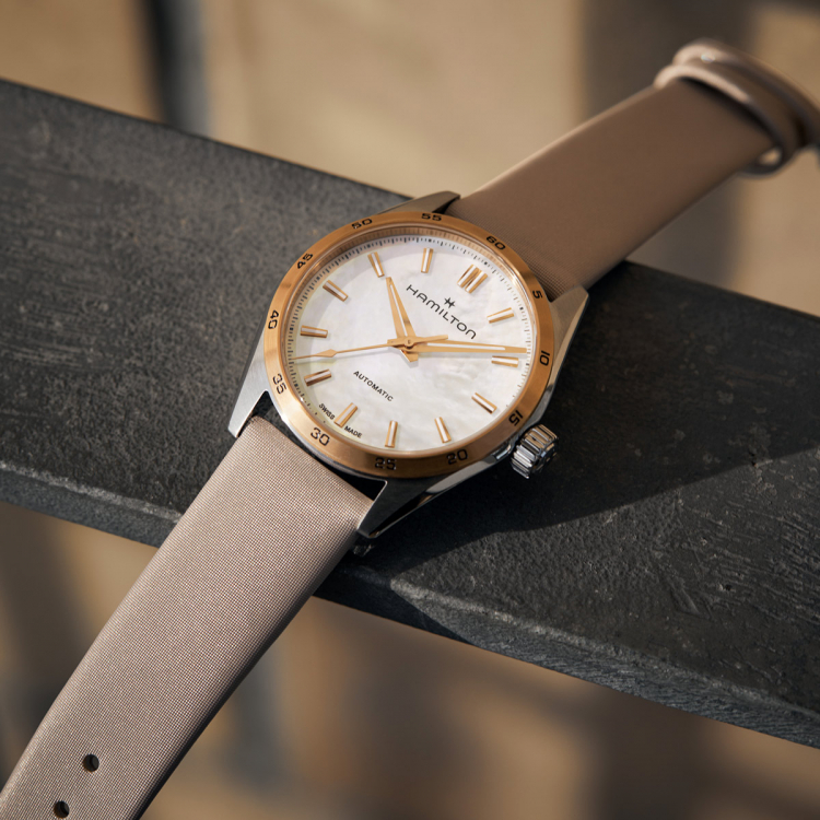 Hamilton Jazzmaster Performer Auto (34 mm) - H36125890 - Helen Kirchhofer