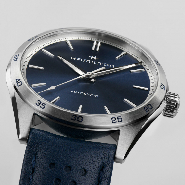 Hamilton Jazzmaster Performer Auto (38 mm) - H36215640 - Helen Kirchhofer